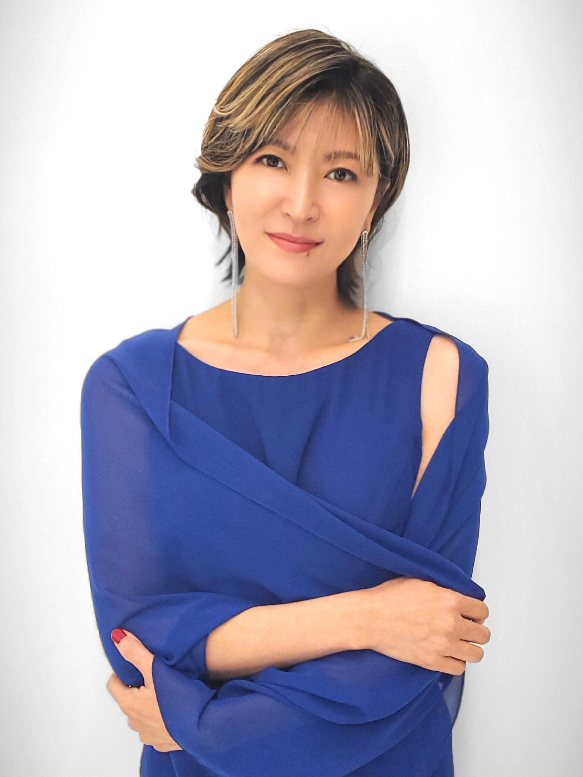 KANAがデビュー25周年シングル「ラストシーン」を発売。作詞に秋元康、MVにはサスペンスドラマの帝王・船越英一郎が友情出演！ - カラフル